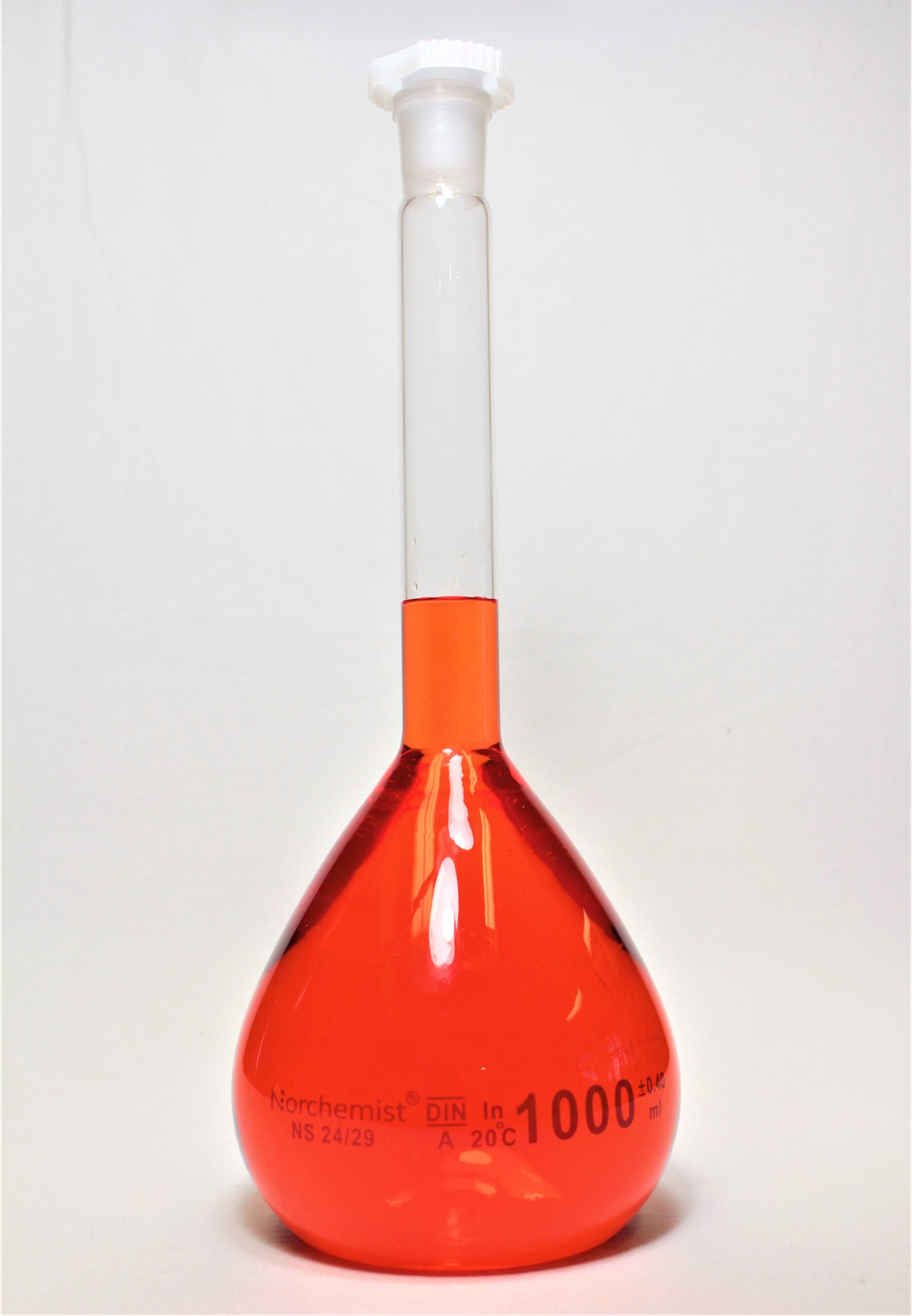 Volumetric Flask, Borosilicate Glass, 1000 ml – Norchemist Volumetric Flask, Borosilicate Glass, 1000 ml – Norchemist